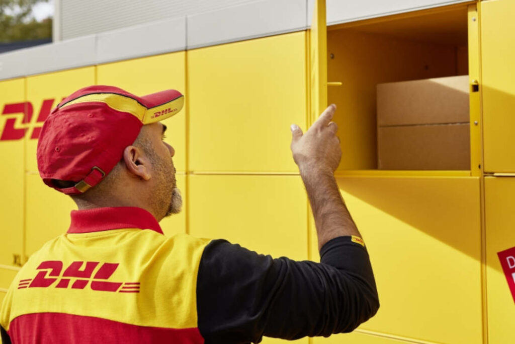DHL wprowadza własne automaty paczkowe - Kurs na Funta